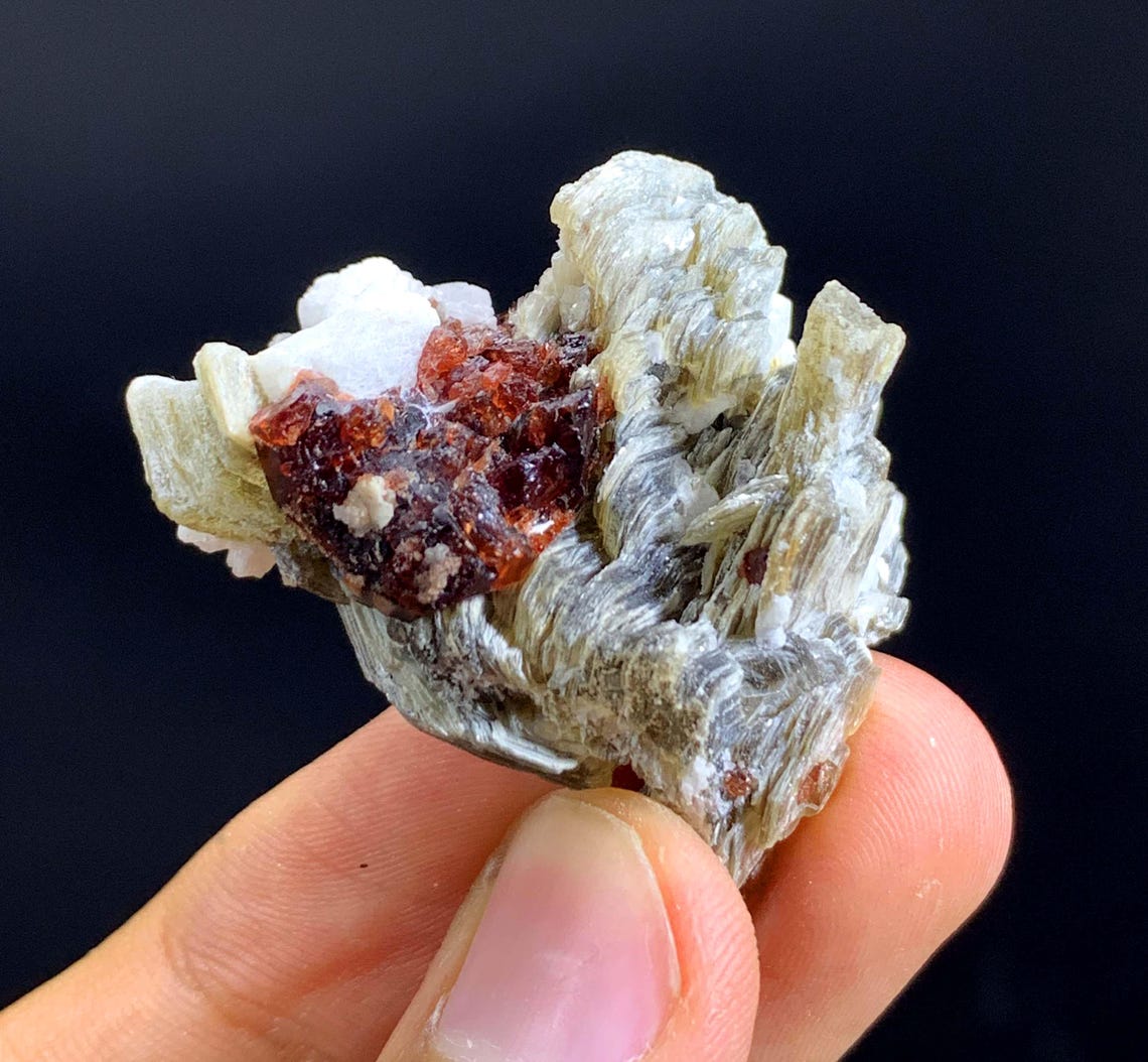 Etched Red Garnet on Star Mica From Pakistan - 19 Gram - Etsy