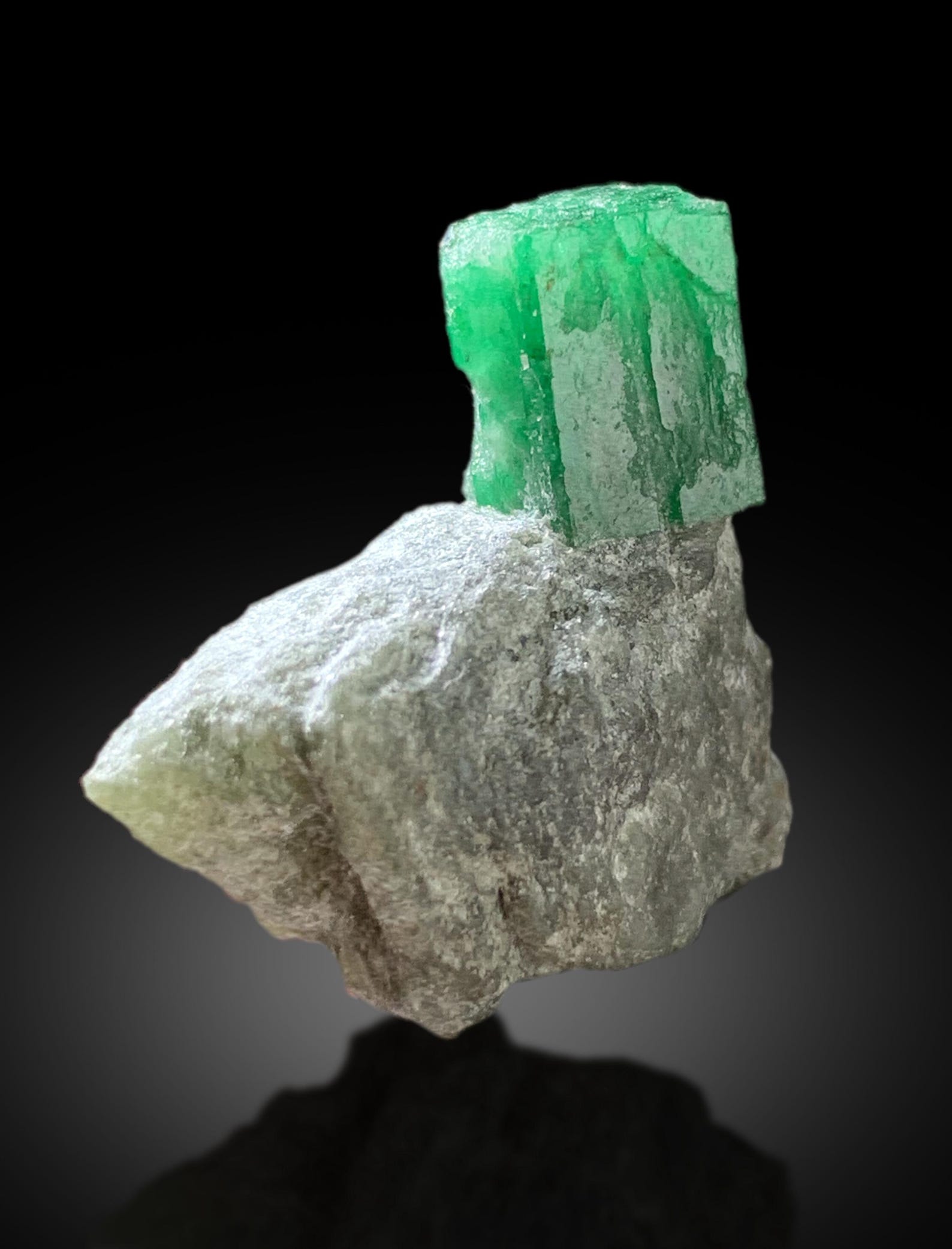 Emerald Specimen From Pakistan, Weight : 30.30 Cts - Etsy