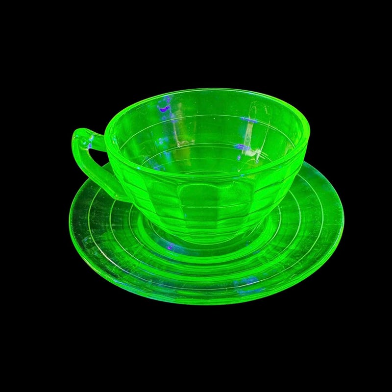 Uranium Glass Plate Vintage - Etsy