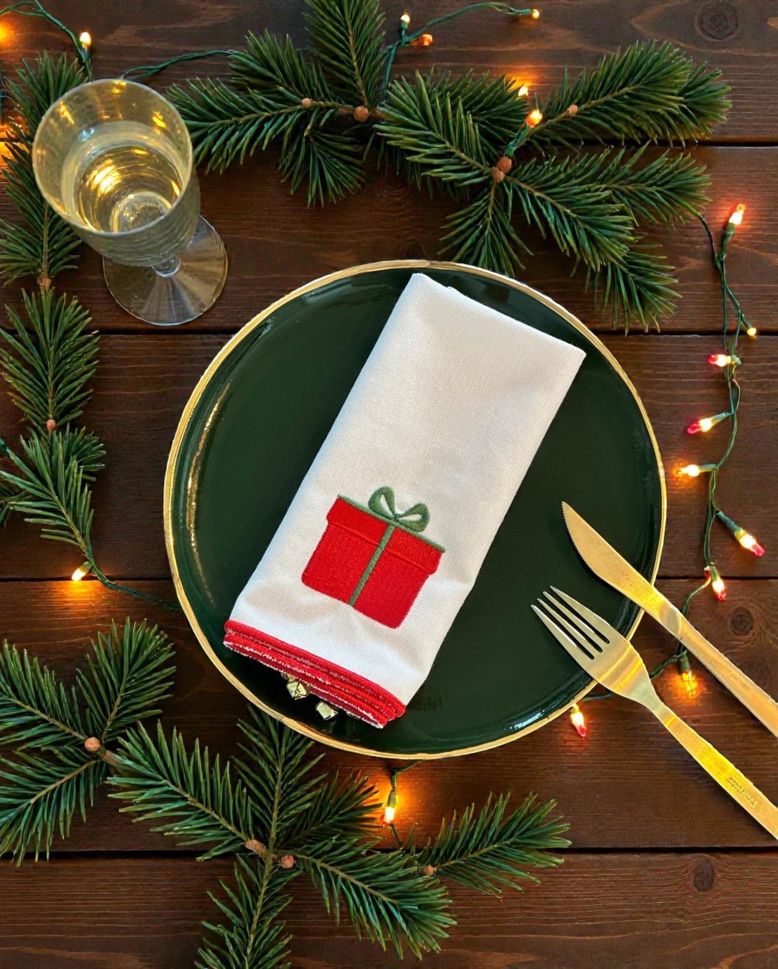 Embroidered Christmas Table Linens • Bell Decor, Holiday Placemats ...