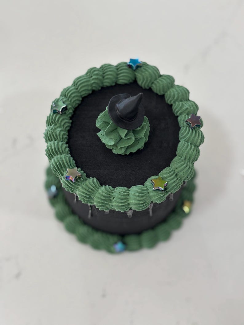 Elphaba Cake | Fake Wicked Cake | Wizard of Oz | Wicked Witch Cake ...