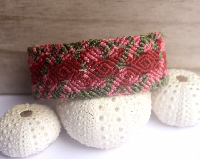 Red Roses Macrame Bracelet - Etsy