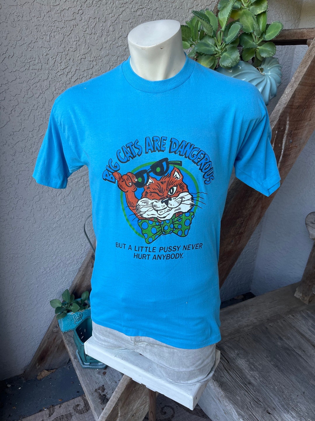 Big Cats Are Dangerous ... Vintage 1980s Naughty T-shirt - Blue Size ...