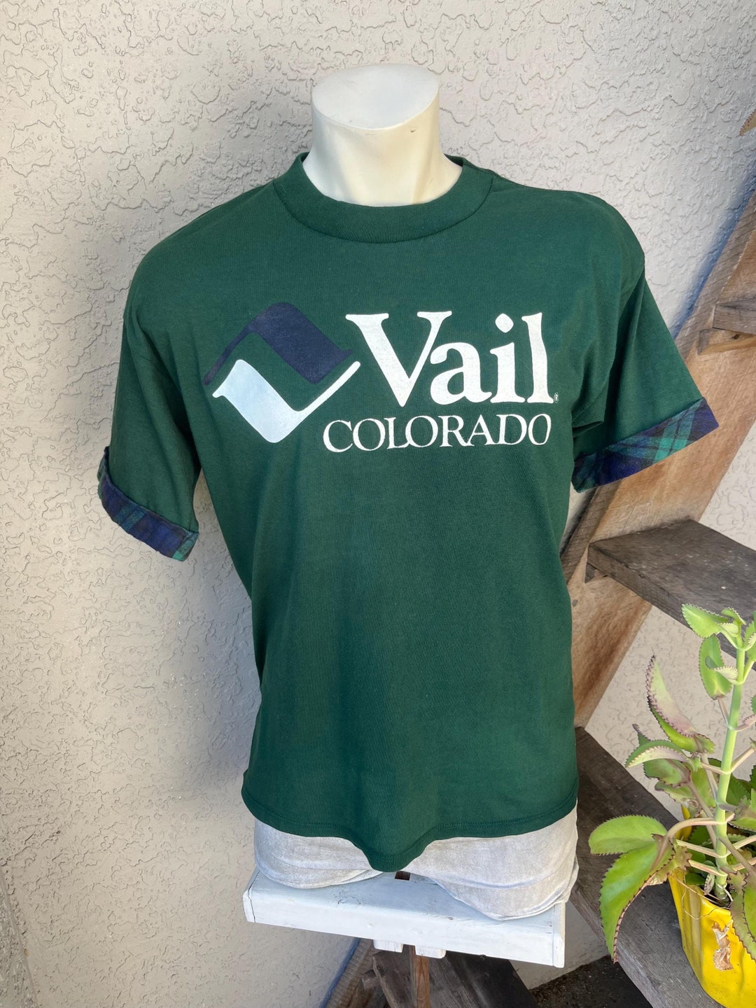 Vail Colorado 1990s Soft Forest Green Heavyweight Vintage Ski T-shirt ...