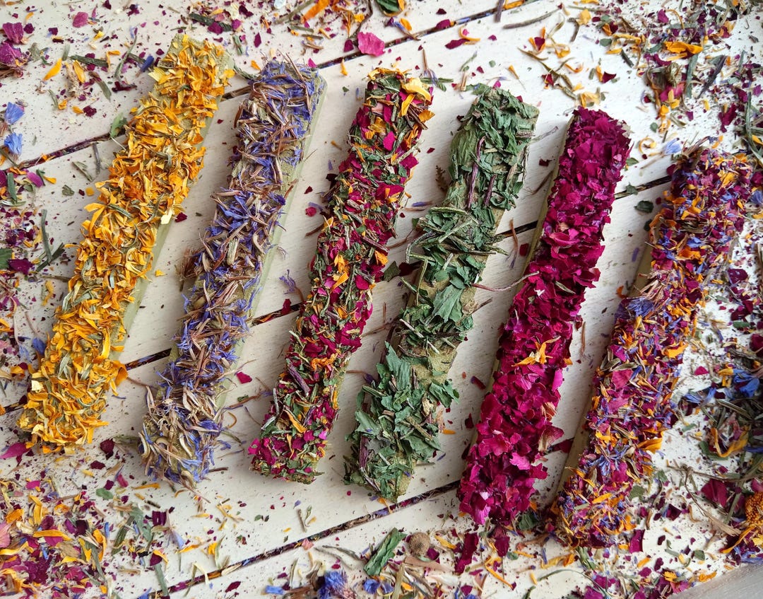 Timothy Hay Bars With Flower Petals - Spoil Your Furry Friends at Snack ...