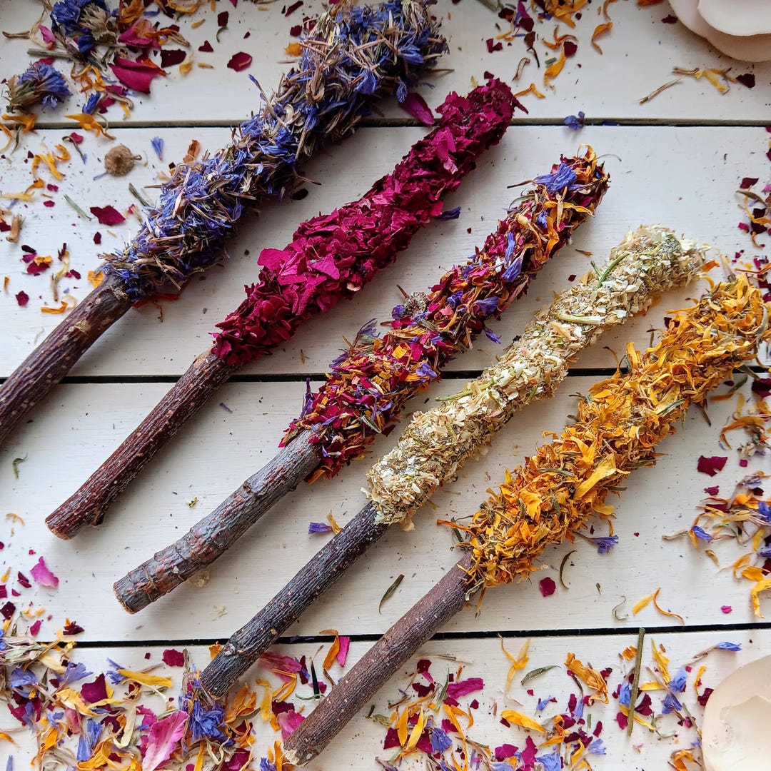 Combo Mix Flower Petals and Apple Stick Treat: Pamper Your Rabbits ...