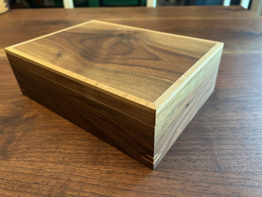 Custom Hand-built Memory Box With Walnut Sides and Top With Maple ...
