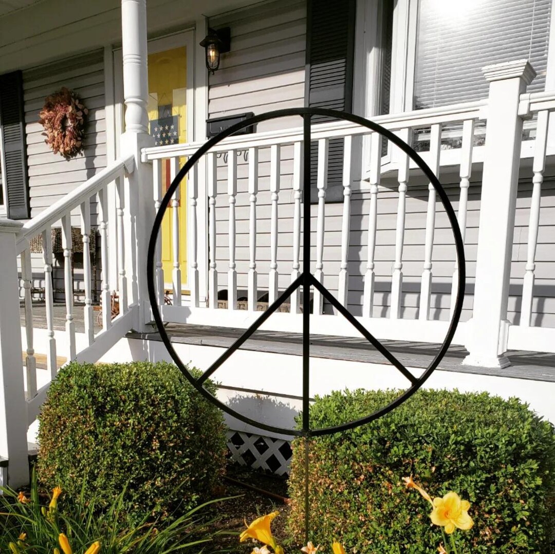 24" Metal Peace Sign With Legs - Etsy