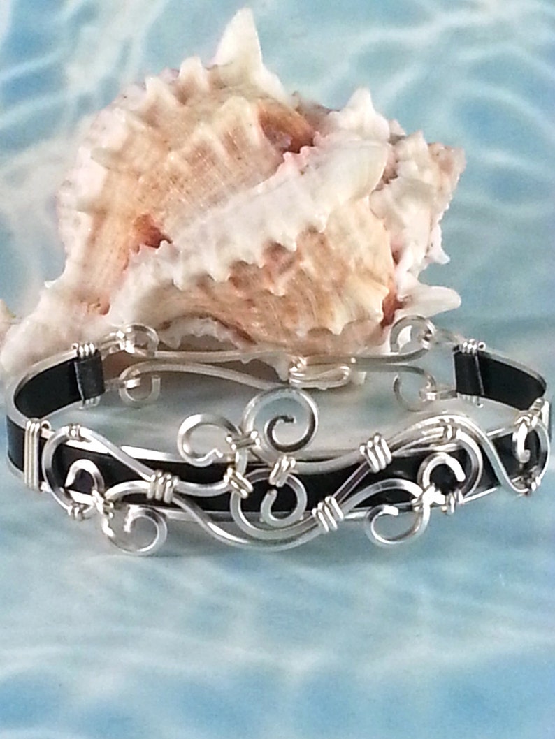 Scrolling Around Wire Wrap Bracelet - Etsy