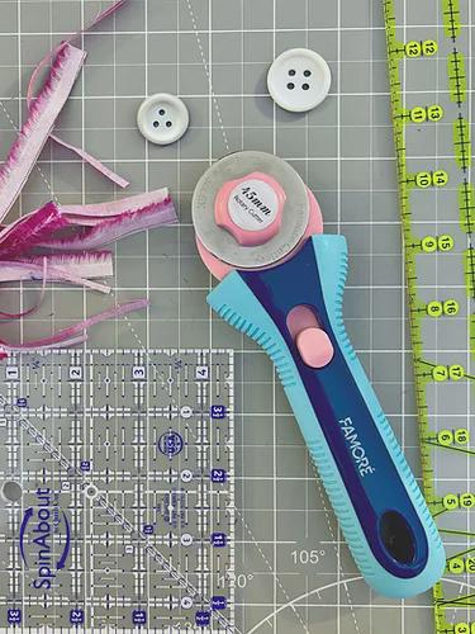 Famore Rotary Cutter - Handle and 45mm Blade | Notions | 400RT - Etsy
