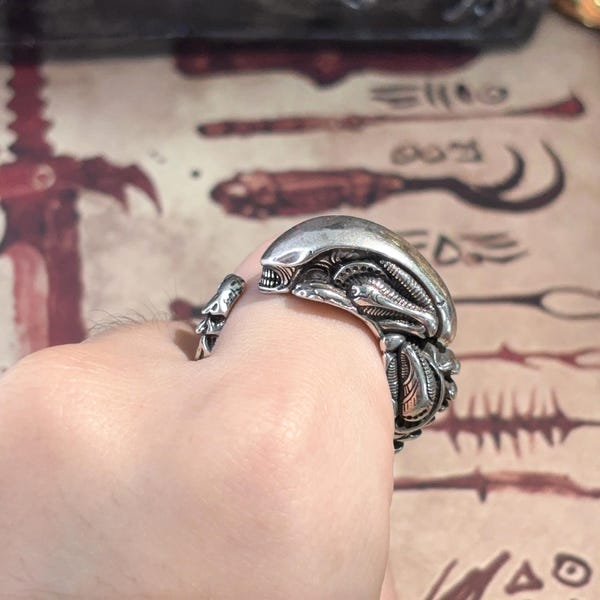 Alien Ring - Etsy