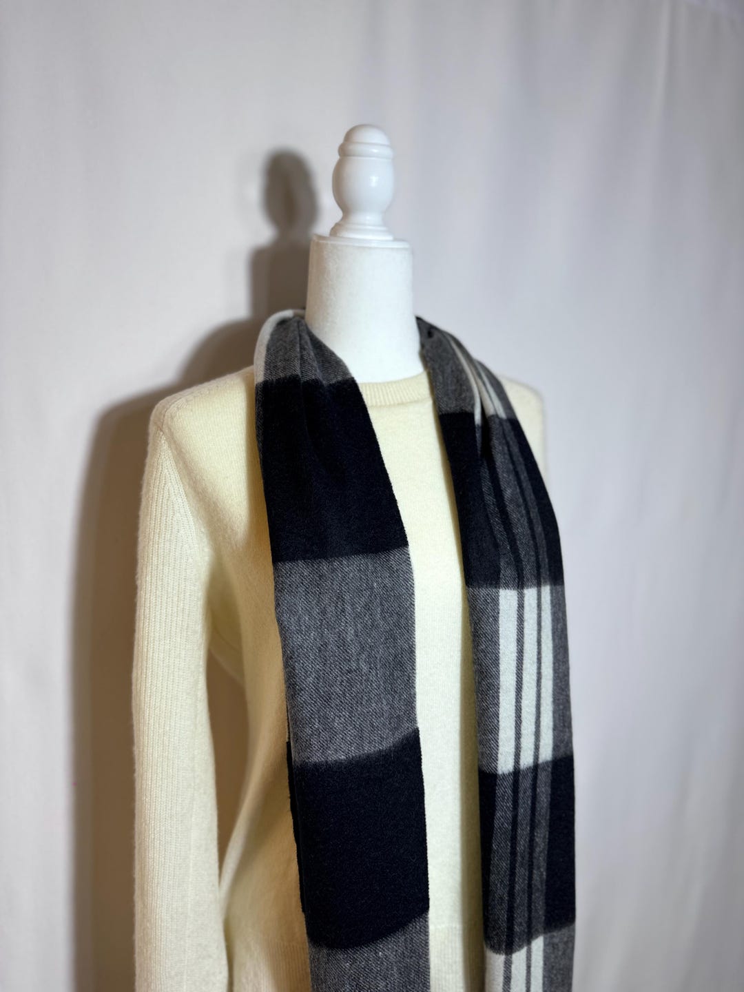 Scarf, Premium Cashmere Scarf – Luxurious Warmth and Classic Plaid ...
