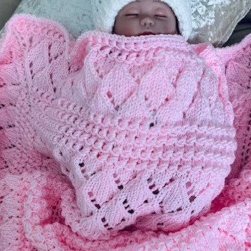 Cuddles and Kisses Baby Shawl/ Blanket Pdf - Etsy UK