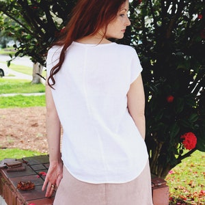 Linen Pocket Tee, Scoop Neck, Curved Hem, Short Sleeve, Relaxed Fit ...