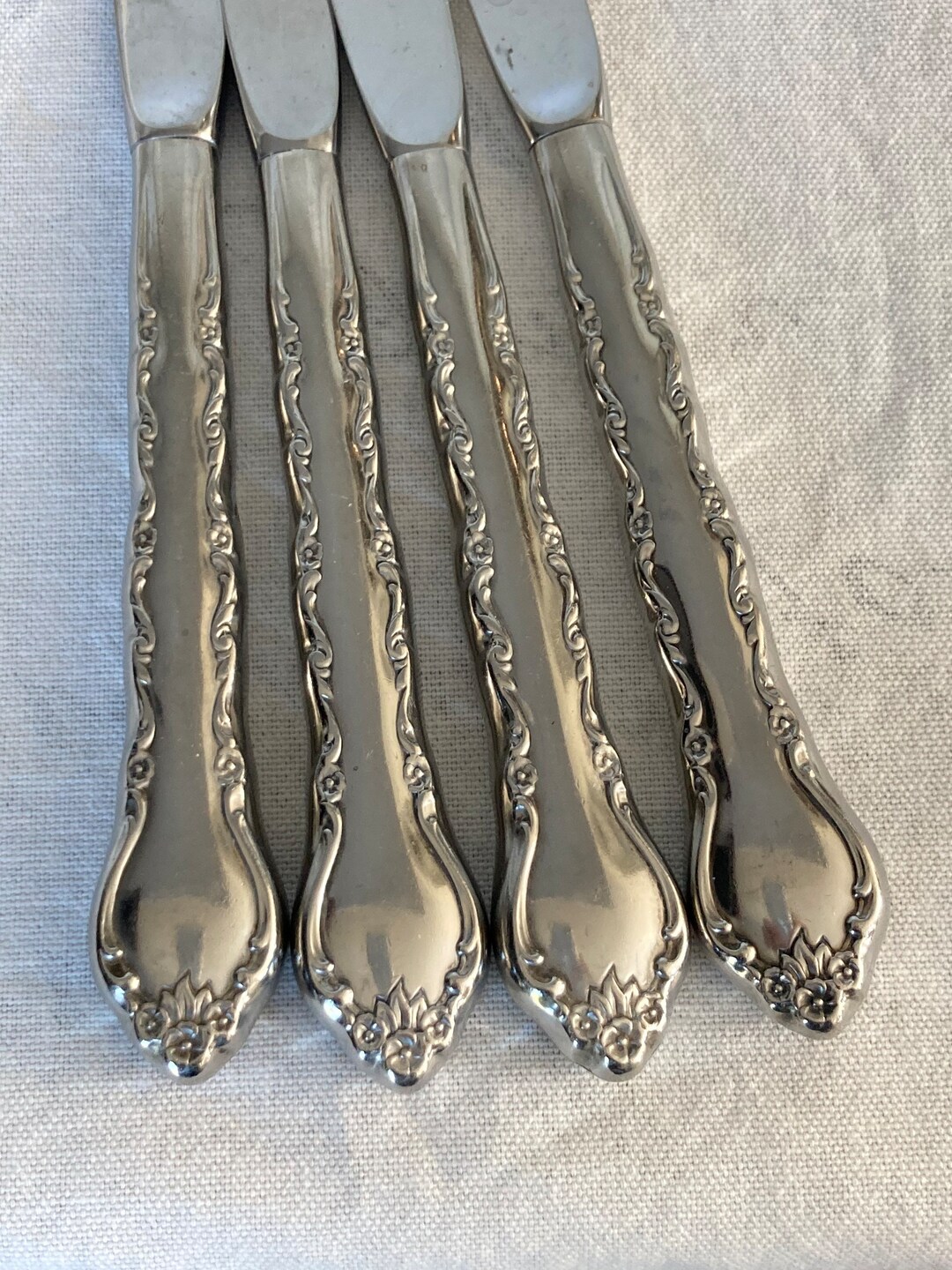 4 Silver Butter Knives, International Stainless Deluxe Flatware, Gigi ...