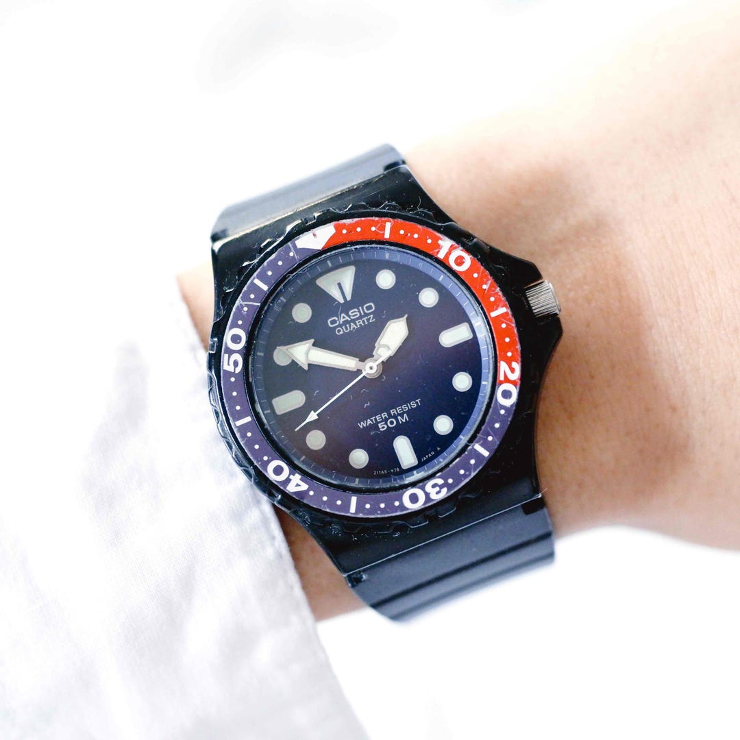 Casio Pepsi Vintage Watch - 90s Diver With Blue and Red Dial - Etsy