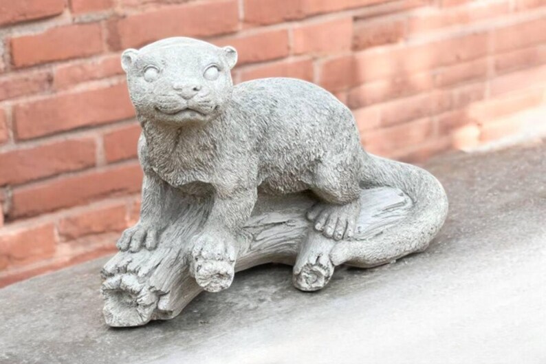 9' Beton Otter Sculpture, Outside Animal Decor, Large Otter Figure ...