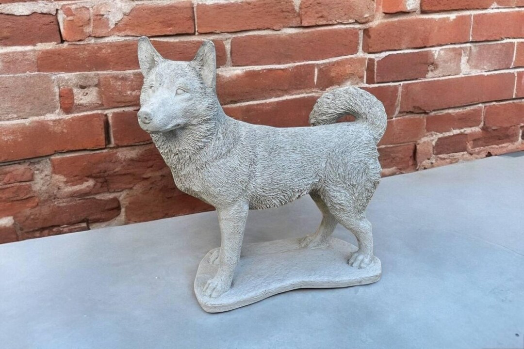 22" Husky Concrete Statue, Dog on Base, Outside Husky Decor, Lawn Stone ...