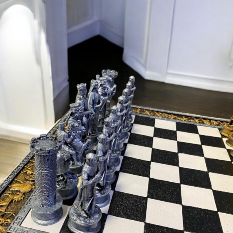 Decorative 3-piece Chess Set - King, Queen, Knight Figurines & Battle ...