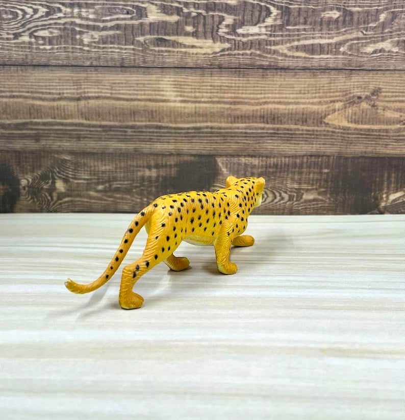 Leopard Figurine Plastic Leopard Vintage Leopard Figurine - Etsy