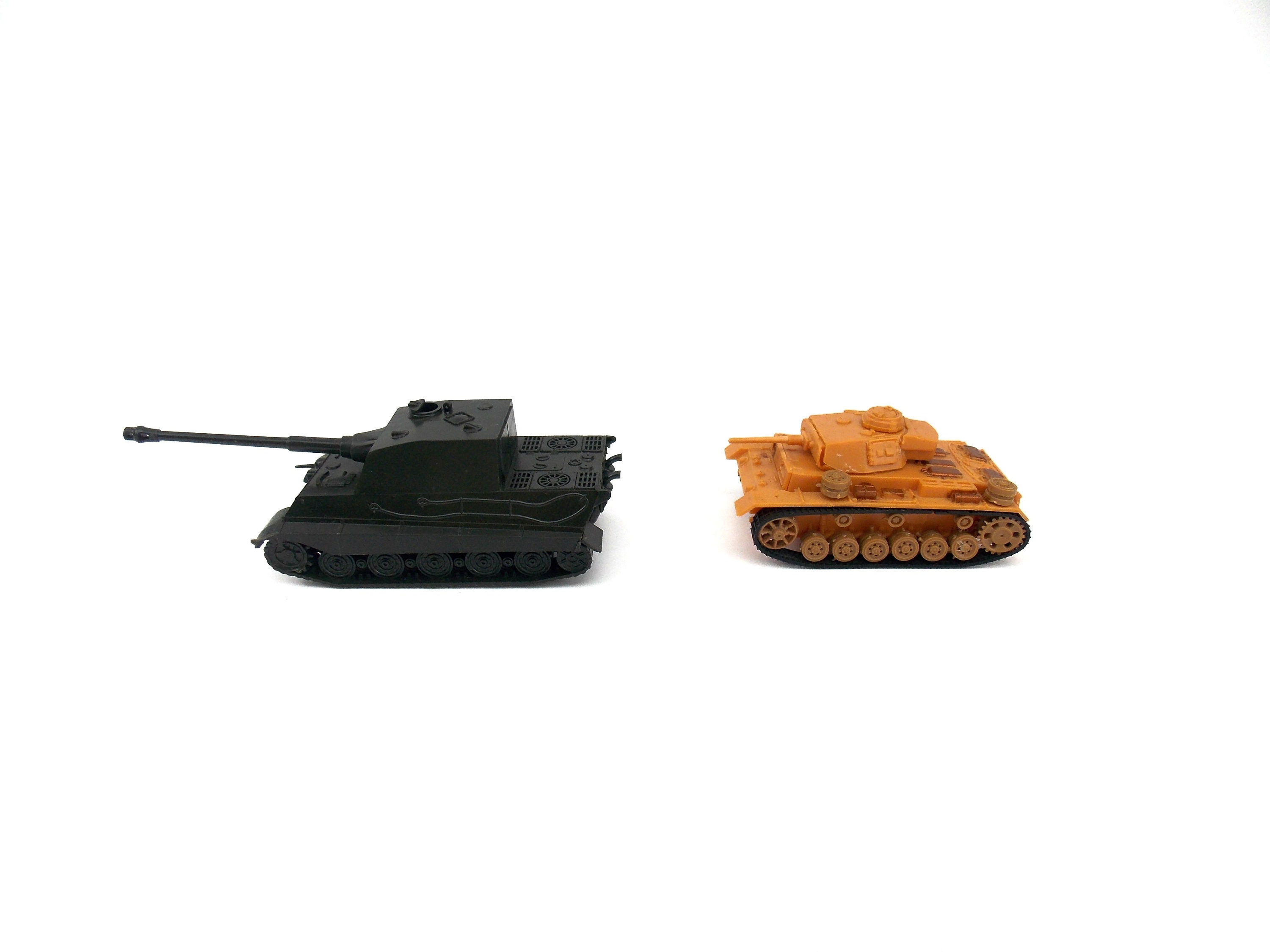 Dolls & Miniatures Model Tanks Plastic Tanks Miniature Konigstiger DBGM ...