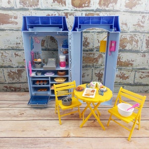 Barbie bakery shop store
