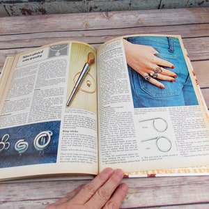 The Complete Encyclopedia of Crafts, the Do It Yourself Guide to ...