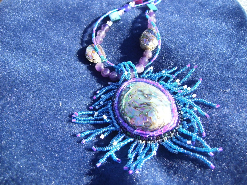 Native American Beadwork, Abalone Cabochon With Mother of Pearl and ...