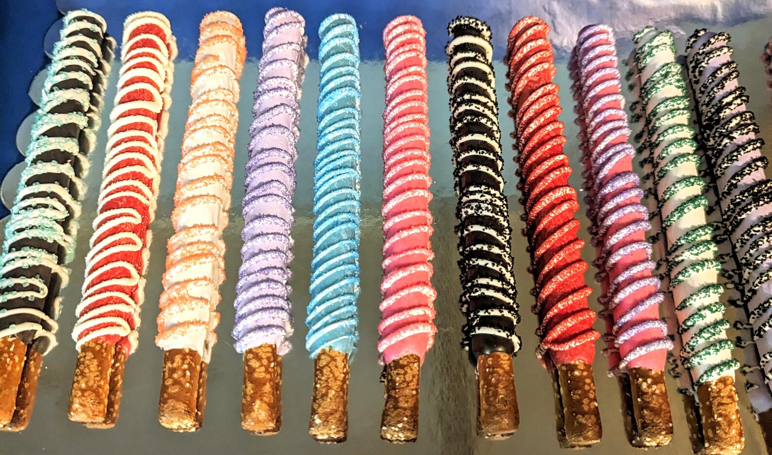 Gift Box of 14 Chocolate Covered Pretzels W/ White Drizzle Covered With ...