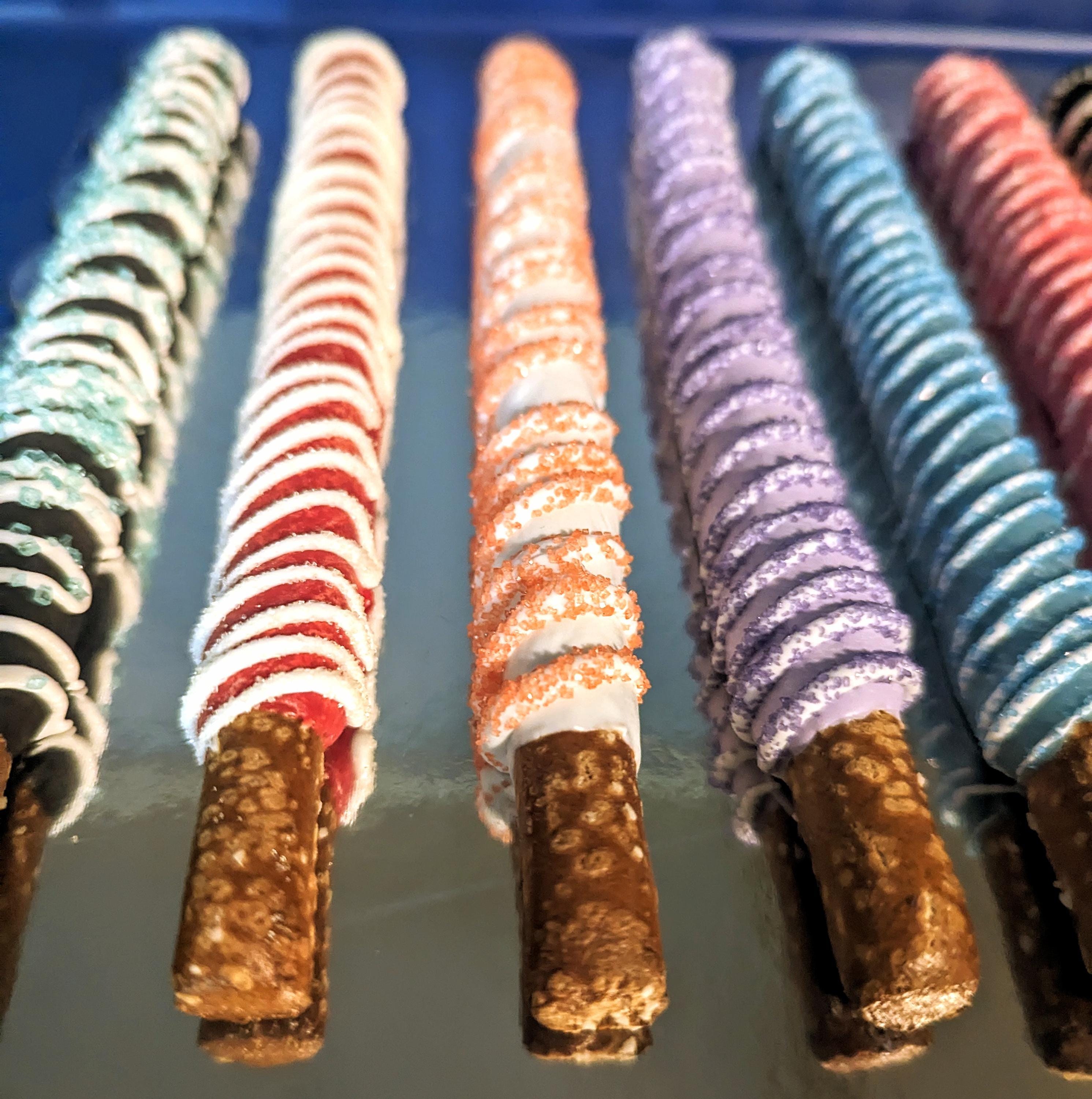 Gift Box of 14 Chocolate Covered Pretzels W/ White Drizzle Covered With ...