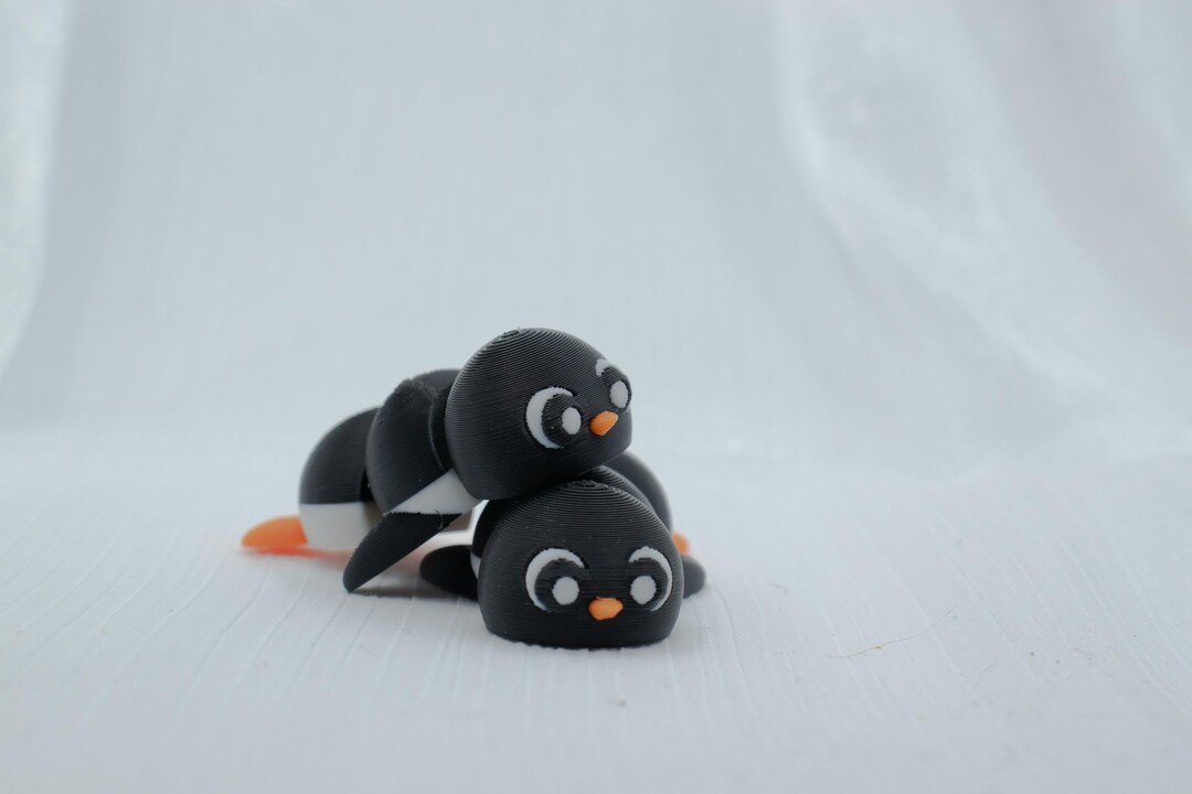 3D Printed Penguin Articulated Toy Fidget Gift | Desk Pet and Bookshelf ...