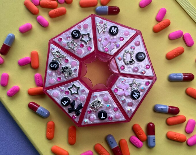 Hello Kitty Pill Organizer - Etsy