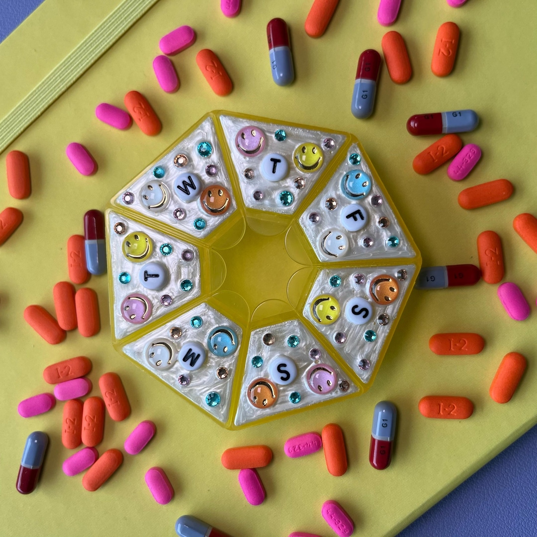 Smiley Face Pill Organizer - Etsy