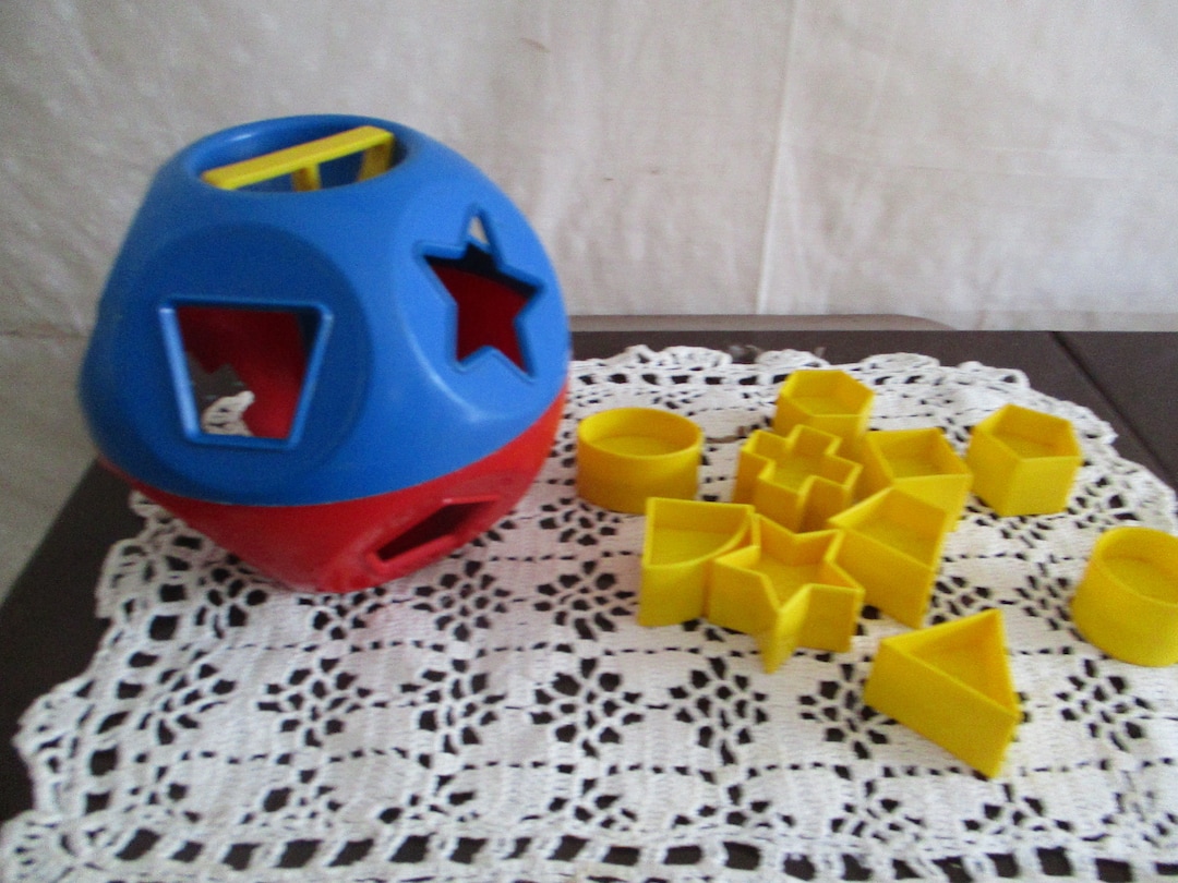 Tupperware Ball O Shapes Tupperware Toy Includes 10 Shapes Vintage ...