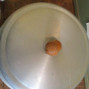 West Bend Cake Pie Taker/keeper Vintage Aluminum - Etsy
