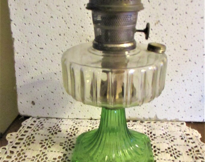 Aladdin Green Glass Corinthian Clear Oil Lamp Line Pattern Nu-type ...