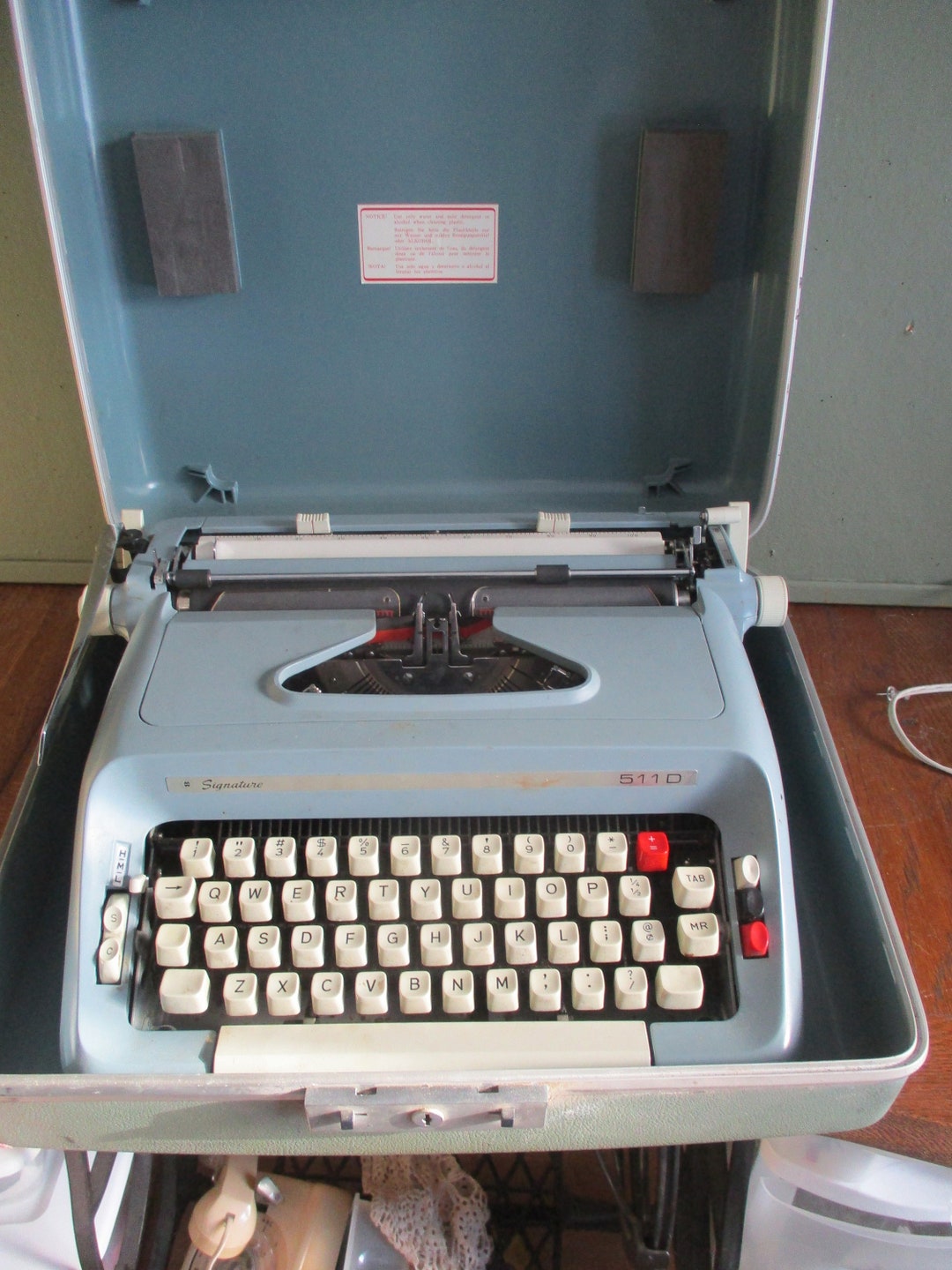 Signature Portable 5110 Vintage Travel Typewriter - Etsy
