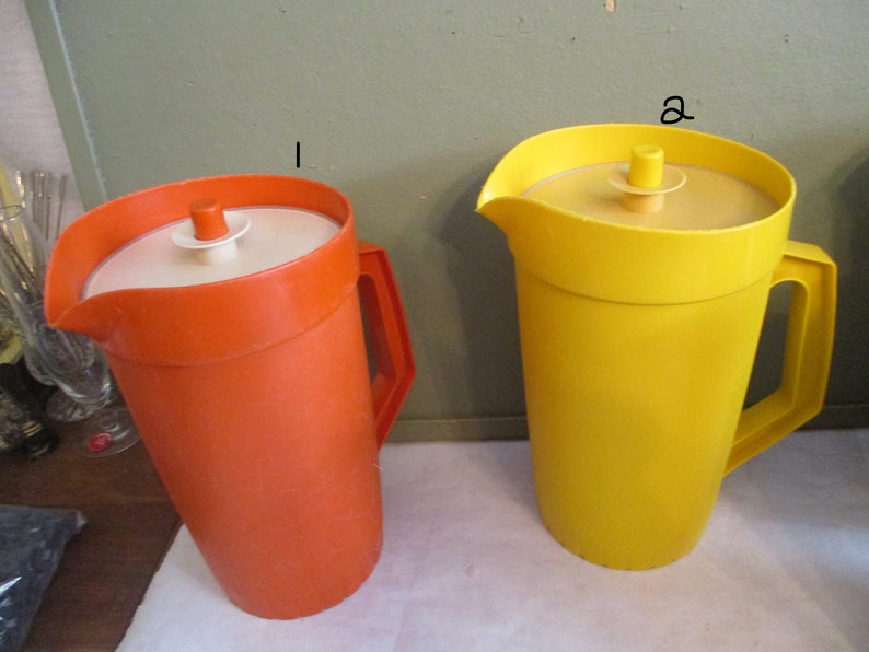 Tupperware Pitcher Push Button Vintage CHOICE 1 or 2 Quart - Etsy