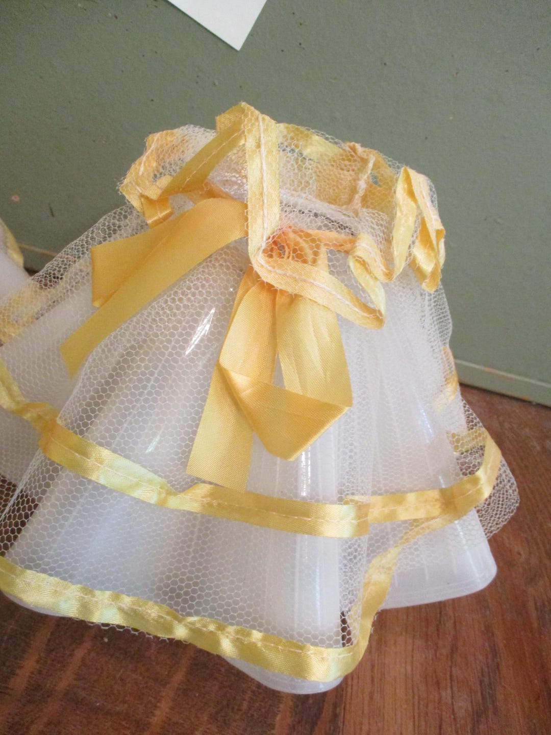 Ruffled Shades Vintage ONE ONLY - Etsy