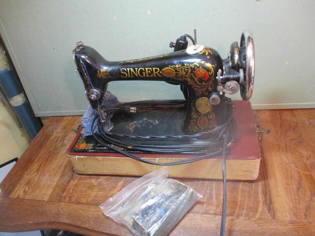 Singer Sewing Machine in Case Vintage/antique Serial No G3226647 - Etsy