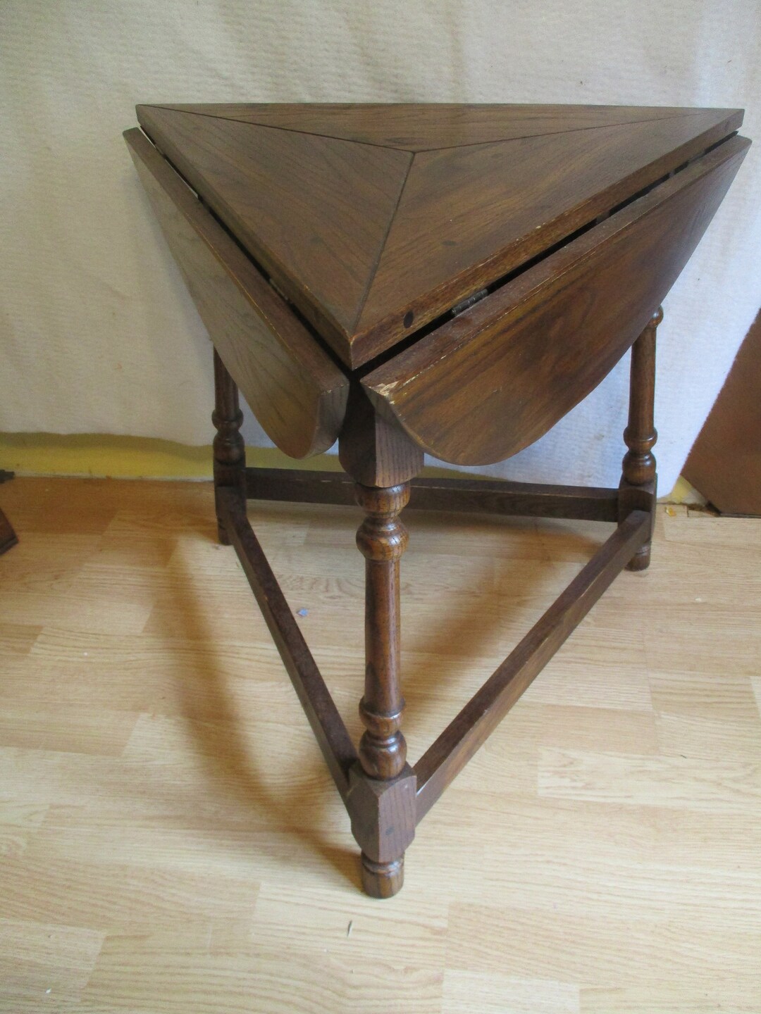 Table Round Drop Leaf Triangle Unique Vintage - Etsy