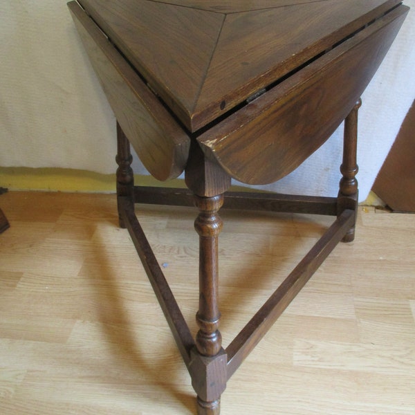 Triangle Table - Etsy