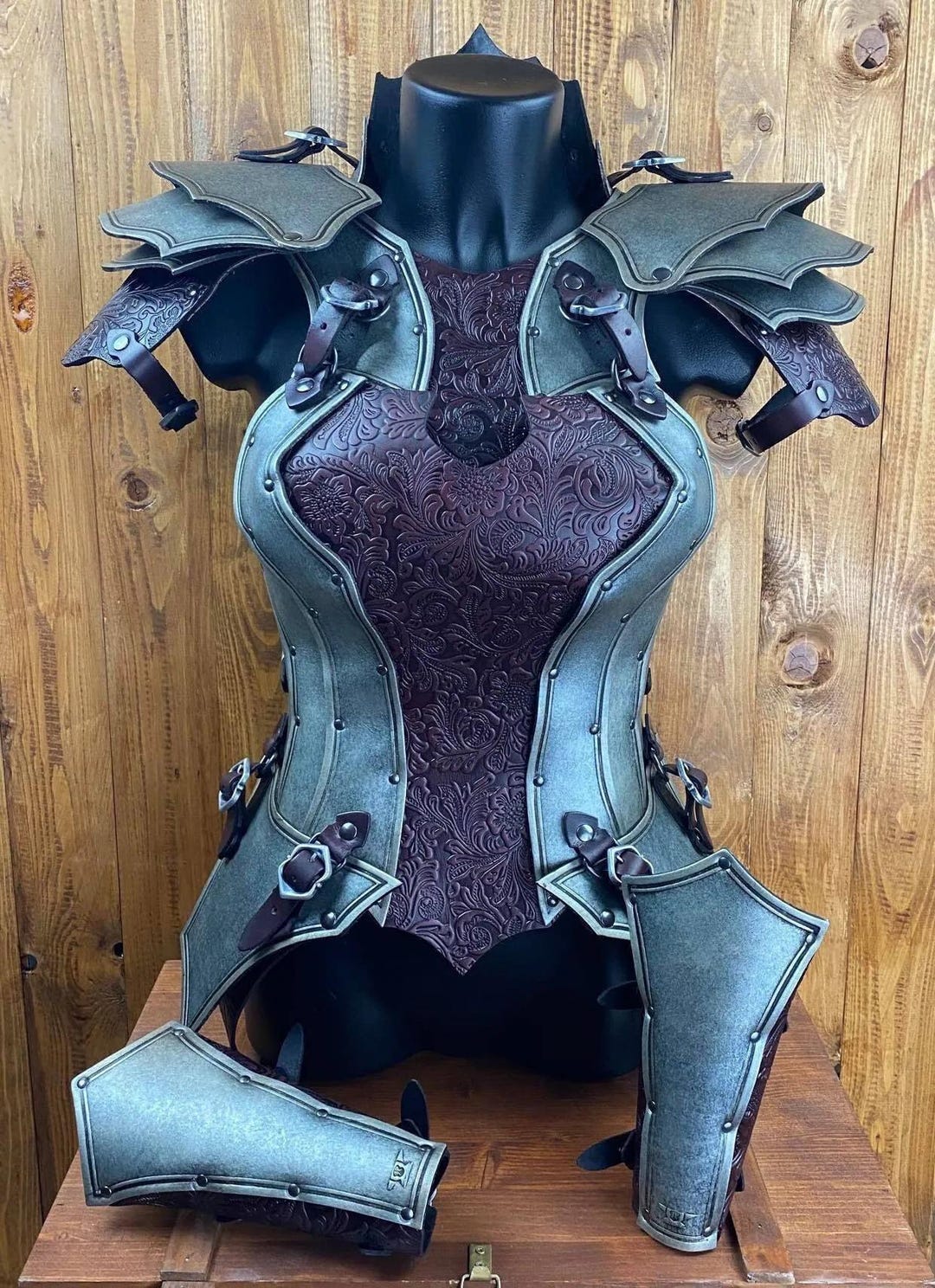 Female Warrior Leather Armor Set in Floral Decoration - Handmade ...