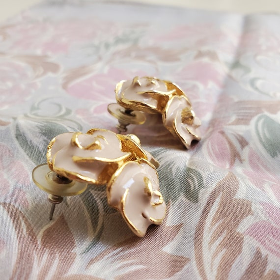 1990s CLARA STUDIO Repousse Flowers in buff pink enam… - Gem