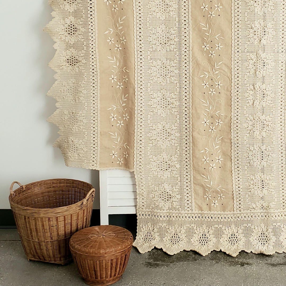 Antique Hand Embroidered LINEN COVERLET: Ecru Filet Lace Eyelet ...