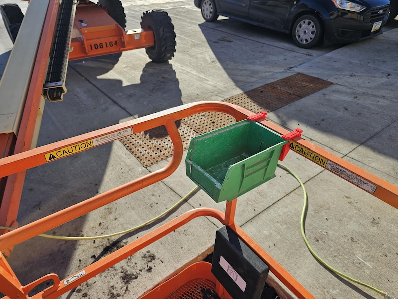 TRICKBUILT Scissor Lift Akrobin Hanging Bracket 6ct. - Etsy