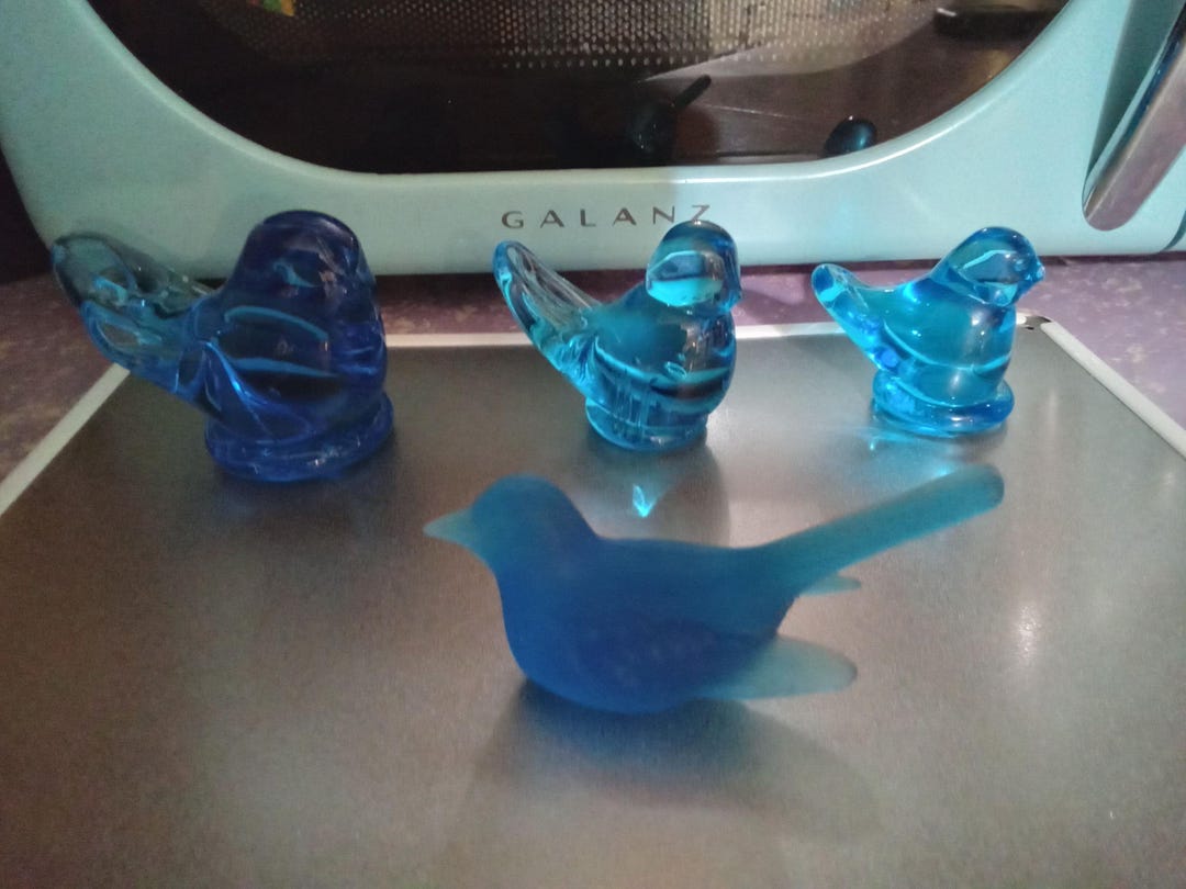 4 Vintage Blue Glass Bluebird Figurines / Blue Bird of Happiness ...