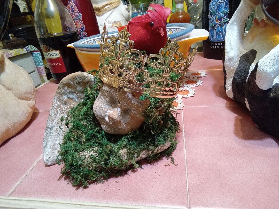 Concrete Angel Statue With Moss & Crown--(5" Tall) - Etsy