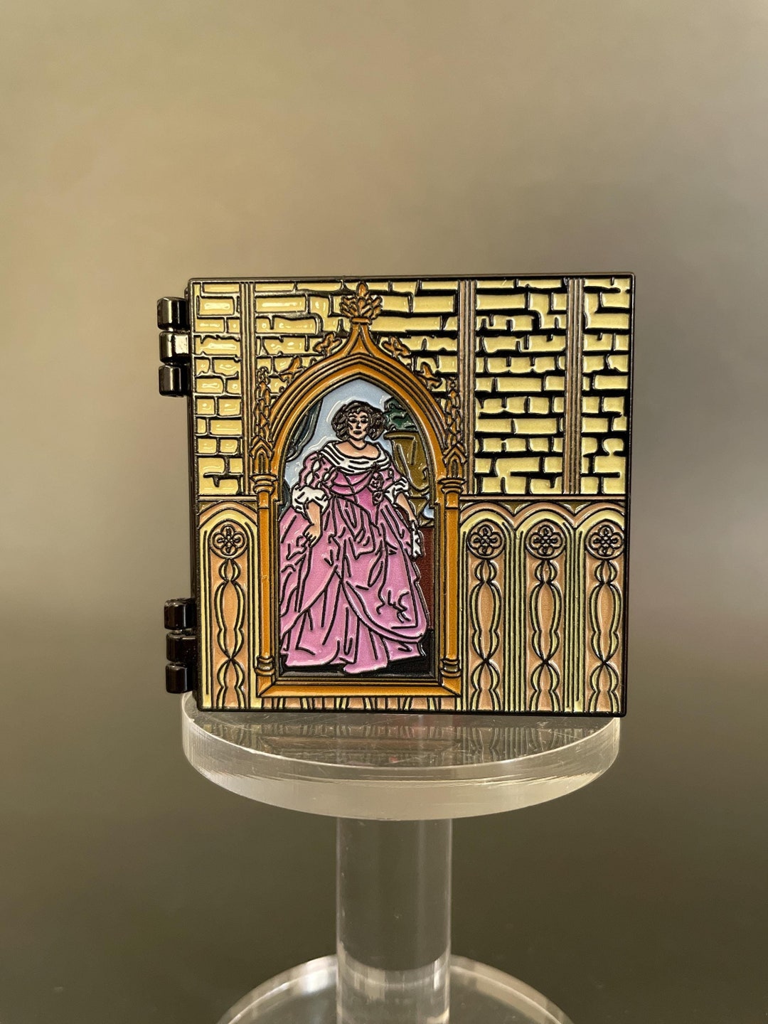 Fat Lady Portrait Pin - Etsy