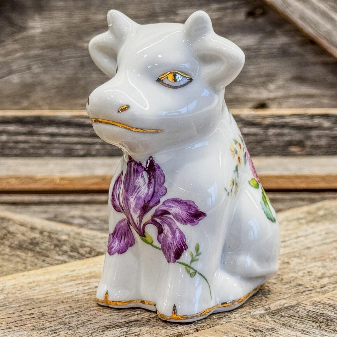 Vintage Nantucket White Porcelain Cow Figurine W/ Spring Bouquet-gold ...